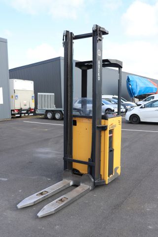 Stand stacker Abeko -14 - PS Auction - We value the future - Largest in ...