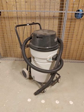 Rejäl vattendammsugare ACM 55PT - Auktioner online - Nätauktioner ...