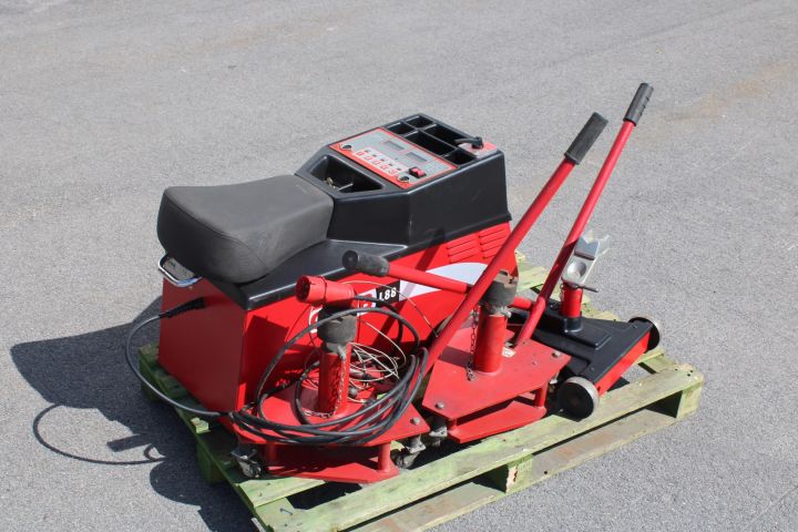 Spinner balancing machine Cemb L88 - PS Auction - We value the future ...