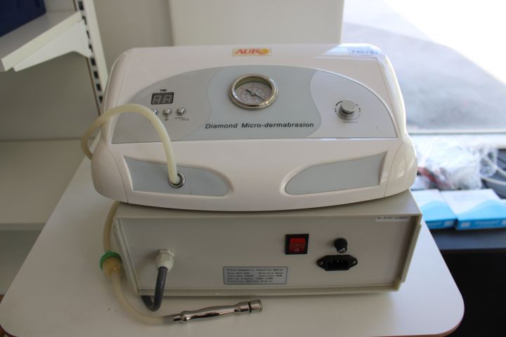 Ansiktspeelings-maskin - Diamond Micro Dermabrasion, inkl. tillbehör ...