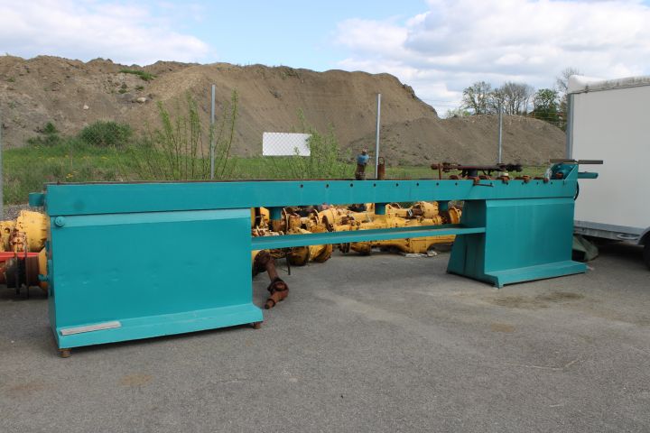 Hydraulic cylinder repair bench - PS Auction - We value the future ...