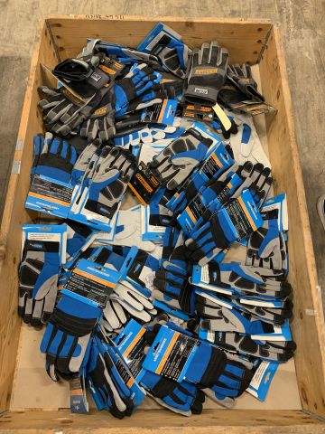 Assortment with Novipro Work Gloves - PS Auction - We value the future ...