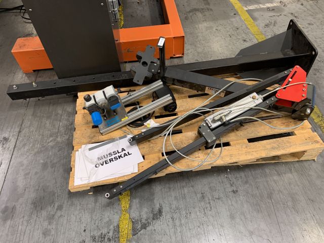 Pillar swing crane Techcon, pneumatic raising / lowering - PS Auction ...