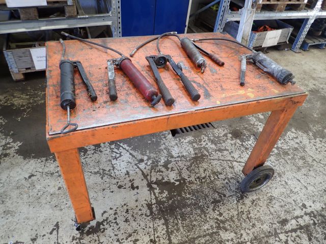 Trolley & grease gun - PS Auction - We value the future - Largest in ...