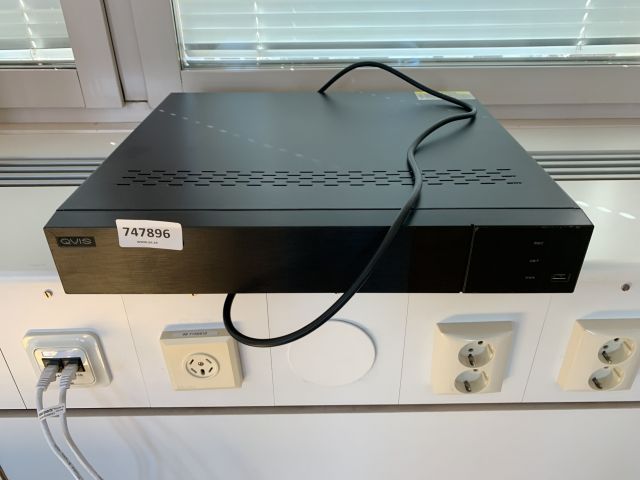 Qvis Switch Viper-4K-AI-32BB - PS Auction - We value the future ...