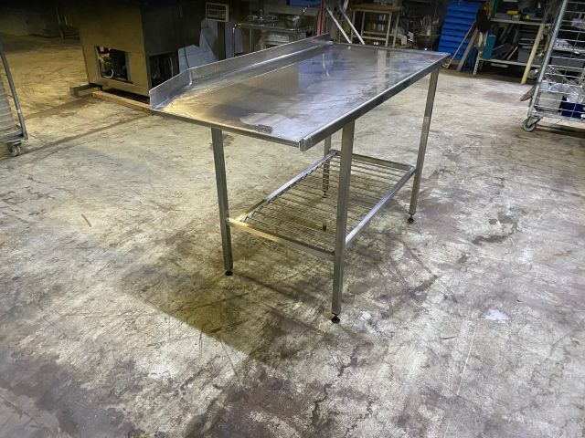Dispensing bench with grill shelf - PS Auction - We value the future ...