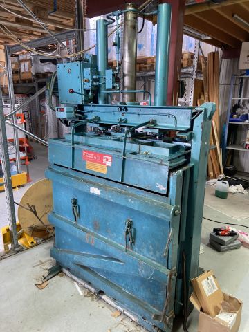 Balpress / Cardboard press Persöner SP12C -1974 - PS Auction - We value ...