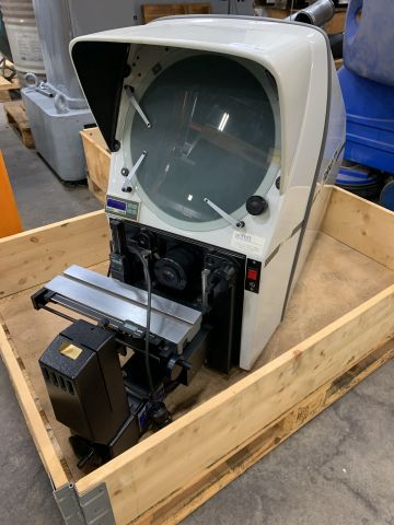 Horizontal profile projector Baty International R14 S - PS Auction - We ...