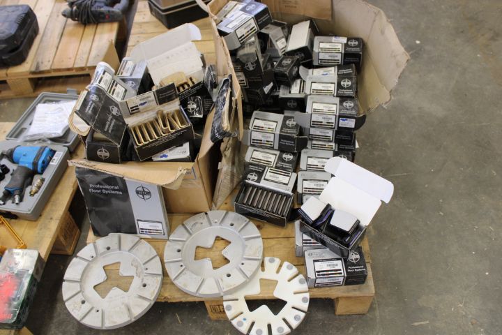 EZ Tool system for surface treatment of floors - PS Auction - We value ...
