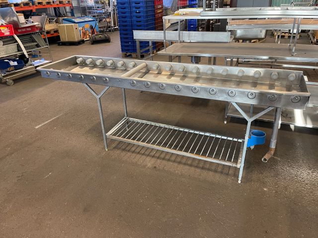 Dispensing bench with rollers, right or left, lower shelf - PS Auction ...