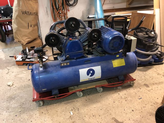 Kompressor, 3-cylindrig - Auktioner online - Nätauktioner ...