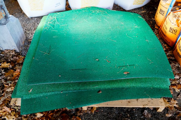 Driving range carpets - PS Auction - We value the future - Largest in ...