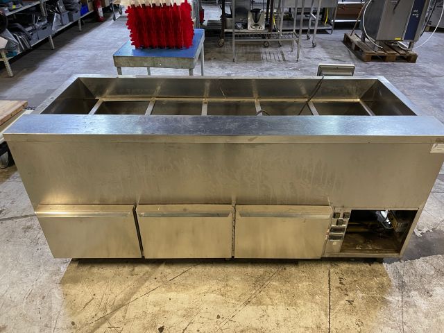 Large cooling buffet with 3 cooled drawers. - PS Auction - We value the ...