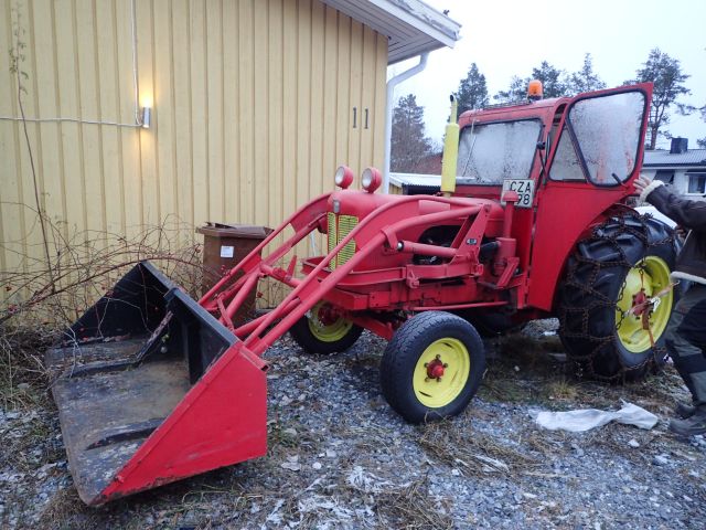 David Brown with front loader - PS Auction - We value the future ...