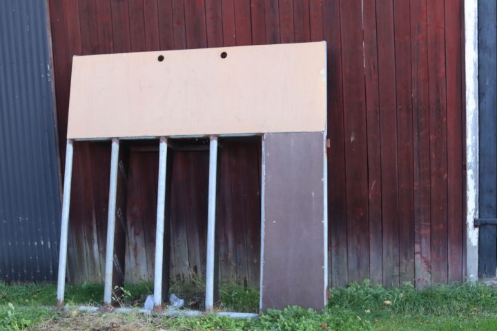 Deer sieve / gate that prevents deer with horns from passing) - PS ...