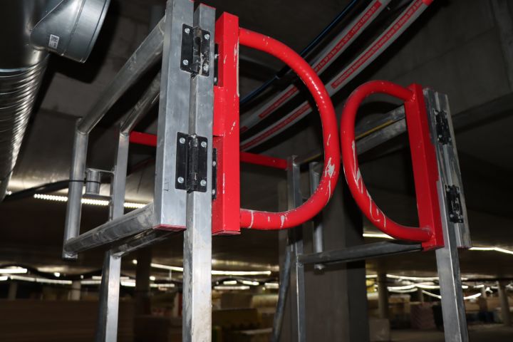 Safeloader 6000 - 2 pcs Platforms + TruckAccess Stairs - PS Auction ...