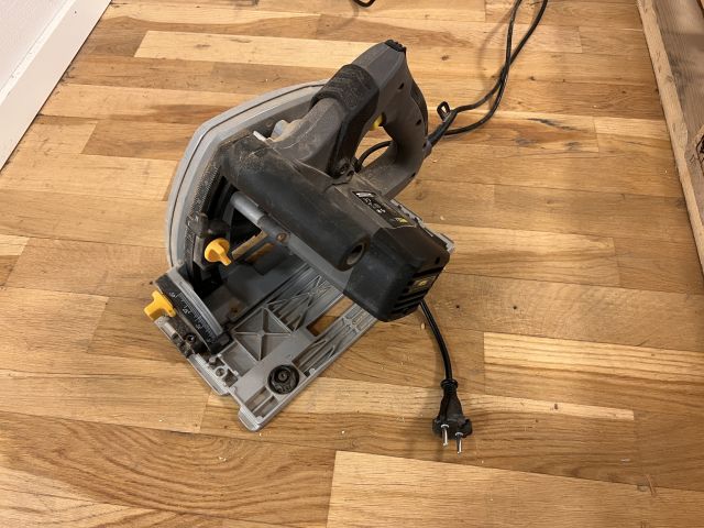 Jigsaw Meec, 230 V 1200 W Ø165 mm - PS Auction - We value the future ...