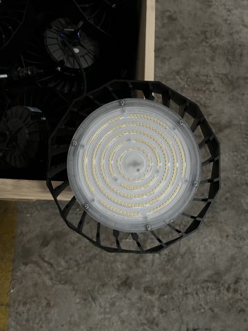 LED lighting, connected in series, about 50 lamps - PS Auction - We ...