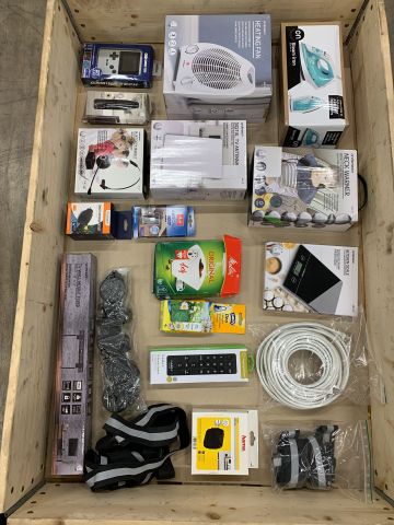 Assortment with consumer electronics - PS Auction - We value the future ...