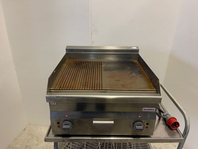 Frying pan 50/50 ribbed, smooth. Bench model - PS Auction - We value ...