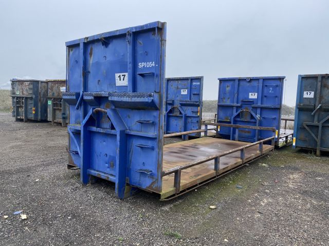 Demountable truck with barrier - PS Auction - We value the future ...