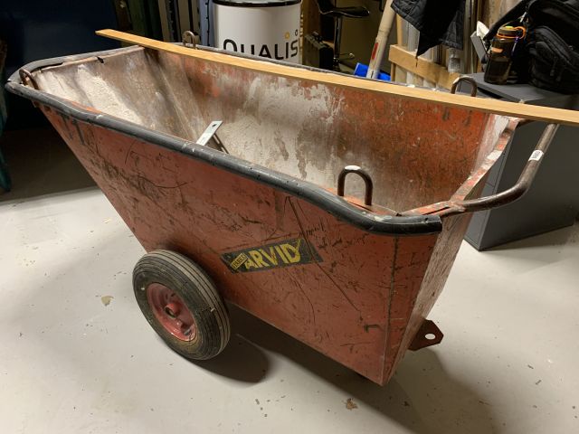 Waste container Starke Arvid 750 kg - PS Auction - We value the future ...