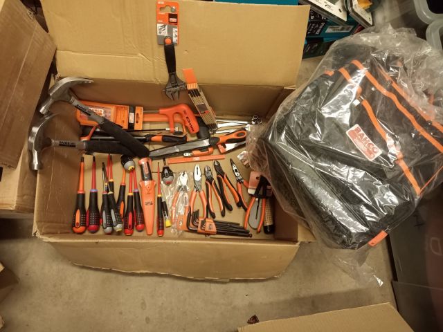 Mixed batch of tools and bag from Bacho - PS Auction - We value the ...