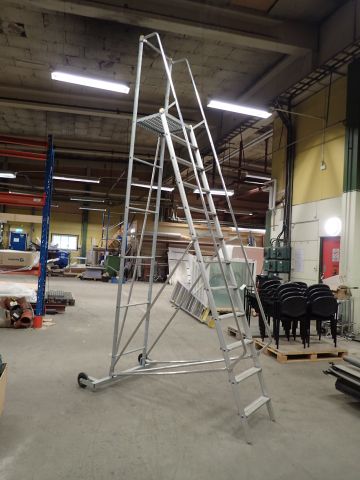 Plateau ladder Wibe about 3 m high. - PS Auction - We value the future ...