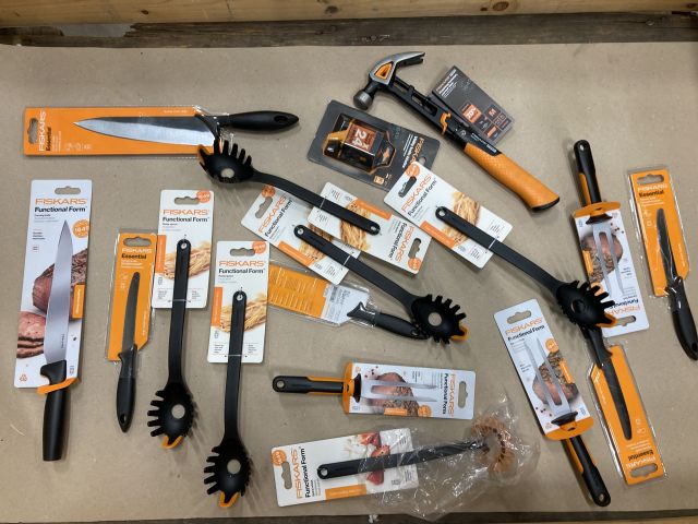 Assortment of kitchen accessories Fiskars - PS Auction - We value the ...
