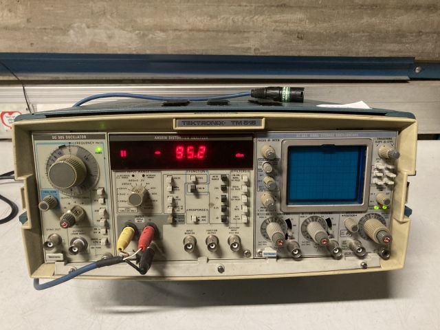 Tektronix AA501 Distortion Analyzer / SG505 Oscillator / SC503 10Mhz ...