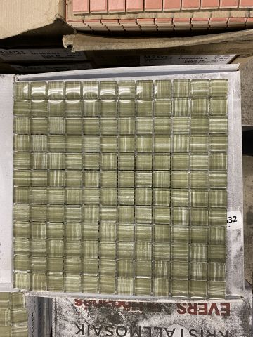 Kristallmosaik från Evers Glasfliser M20x20 Tot ca 48 m2 - Auktioner ...