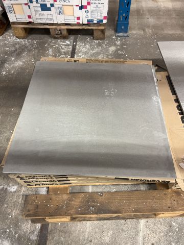 Tiles from Cerdisa M60X60 Tot about 7.5m2 - PS Auction - We value the ...