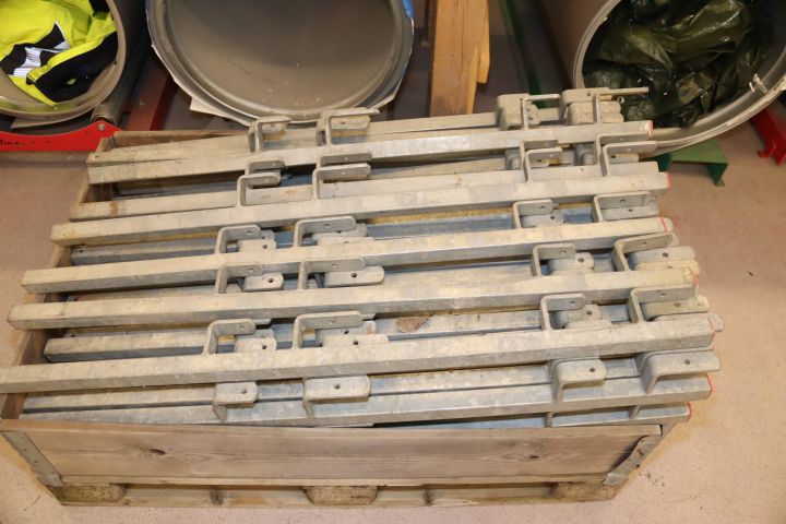 CombiSafe flex bracket with guardrail post - PS Auction - We value the ...