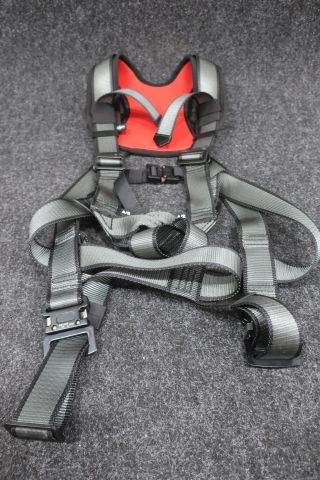 Cresto fall protection harness - PS Auction - We value the future ...