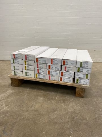 Assortment with banded plaster & chipboard screw - PS Auction - We ...