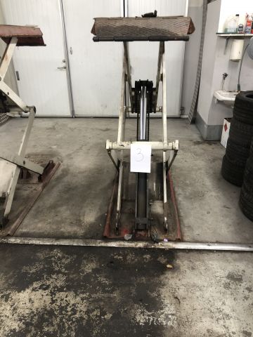 Saxlyft (bil) Stenhöj 3000kg - Auktioner online - Nätauktioner ...