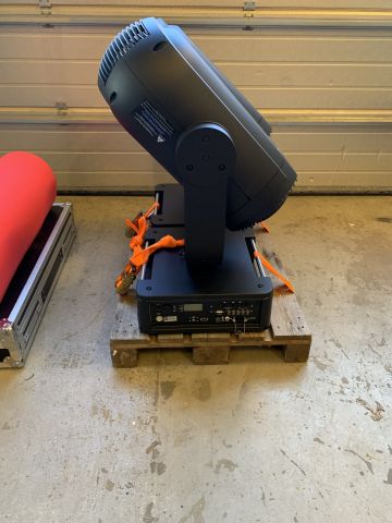 Barco Projector DML-1200 - PS Auction - We value the future - Largest ...