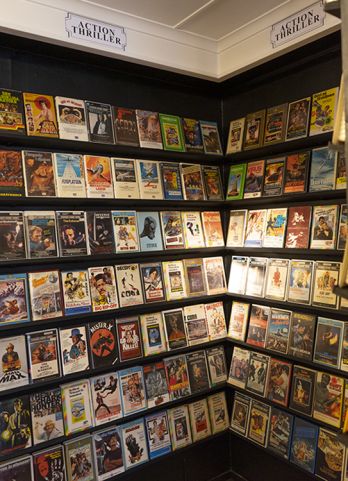 VHS collection, about 850 bands - PS Auction - We value the future ...