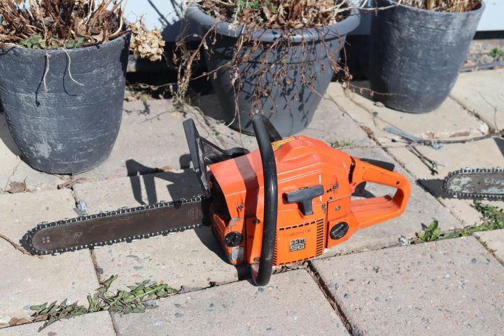 Husqvarna 238 chainsaw store