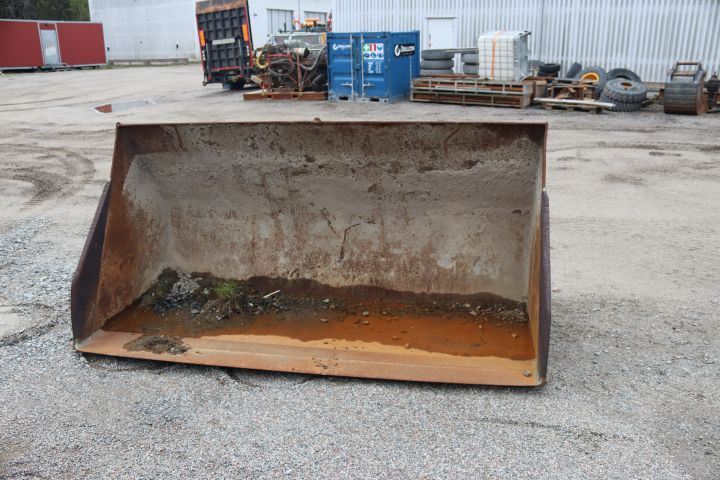 Used bucket with large BM bracket - PS Auction - We value the future ...