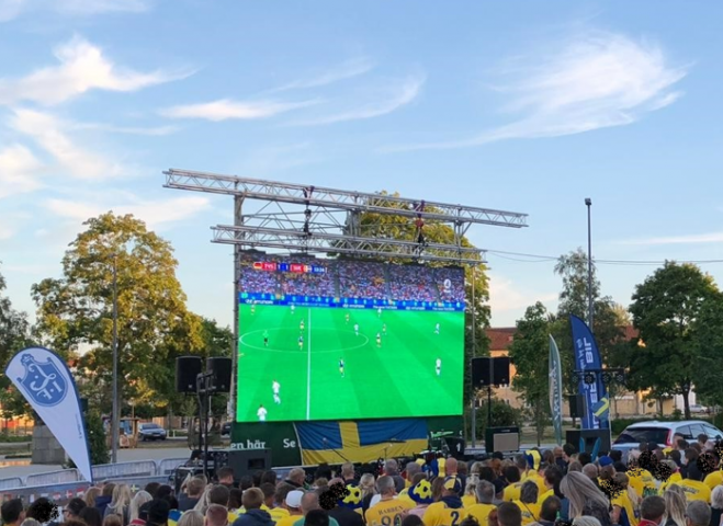 Large screen TV, LED, approx. 16m2 - PS Auction - We value the future ...