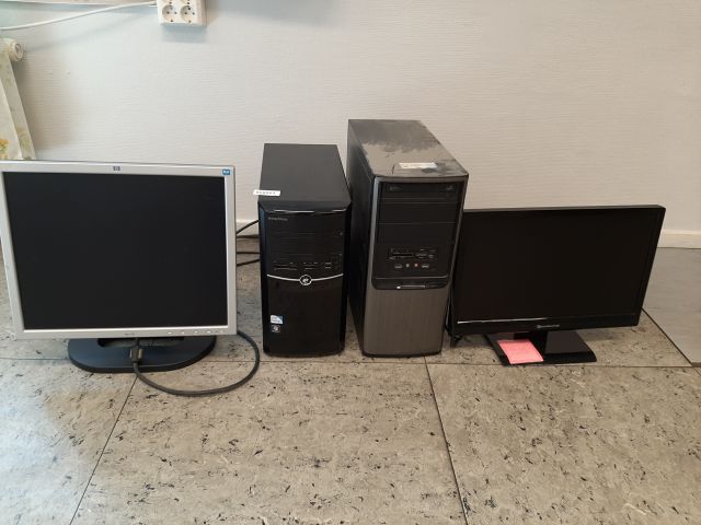 Desktops, 2 pieces - PS Auction - We value the future - Largest in net ...