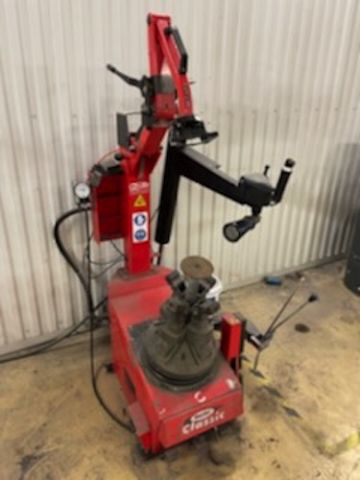 Tire fitting machine, Butler, CLASSIC.24AXFI - PS Auction - We value ...