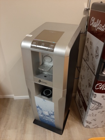 Vattenmaskin med kolsyrefunktion - Waterlogic - Auktioner online ...