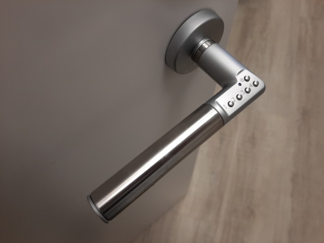 Code handle x4 sets - Assa Abloy 8810 - PS Auction - We value the ...