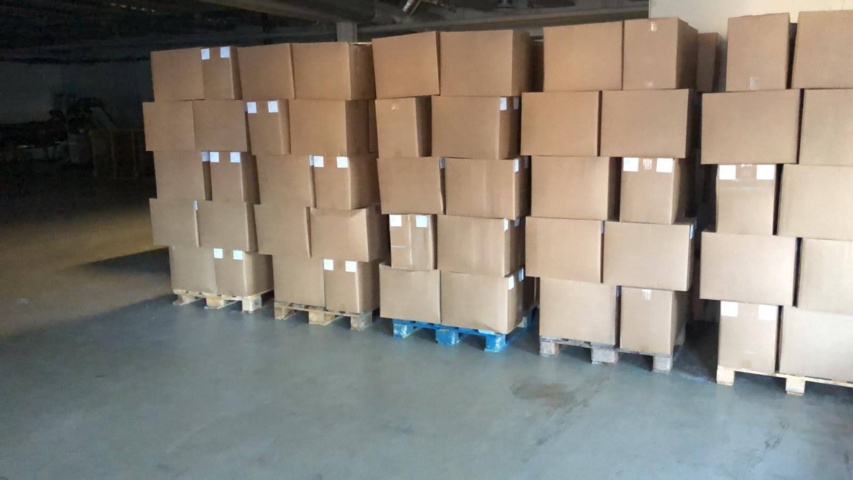 Pallets with Chips 1300 Cartons / Cards best before date! - PS Auction ...