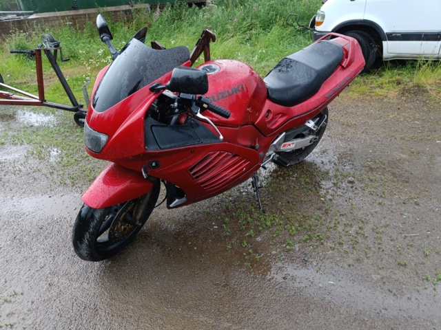 SUZUKI RF900R Reparationsobjekt -1995 - Auktioner online - Nätauktioner ...
