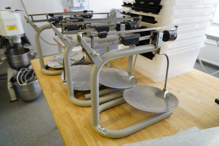 5 manual scales - Rhewa type 145 - PS Auction - We value the future ...