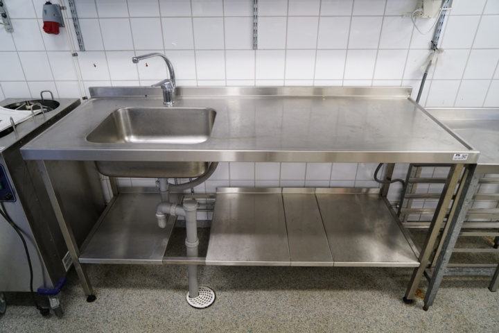 Stainless bench with hob and mixer - PS Auction - We value the future ...