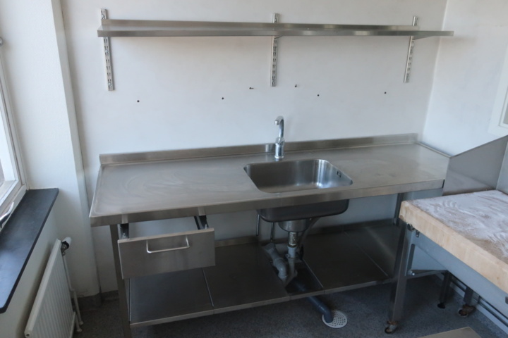Stainless bench with hob and mixer - PS Auction - We value the future ...